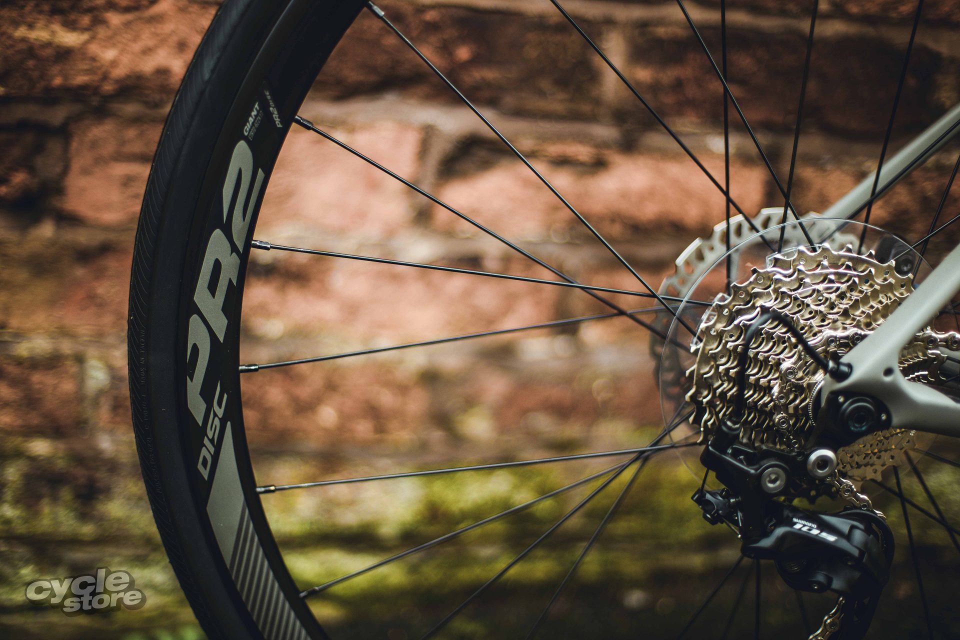 Giant Defy Advanced 2 Disc Road Bike Review | Cyclestore Blog